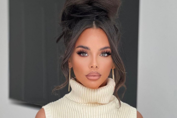 Hollyoaks star Chelsee Healey announces she’s expecting her...