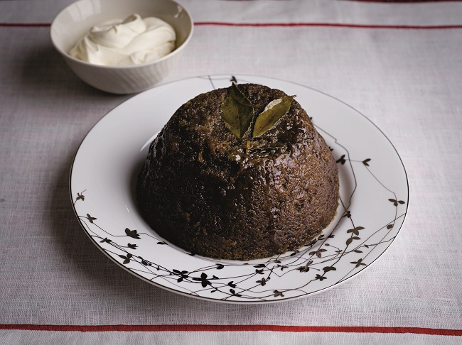 Light steamed pudding with whiskey cream | MummyPages.uk