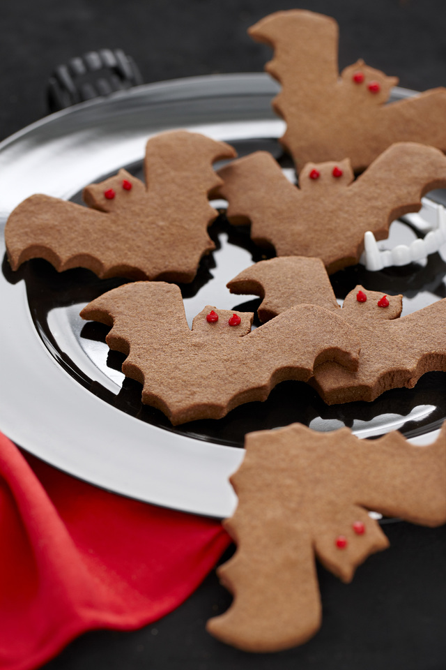 Chocolate bat biscuits | MummyPages.uk