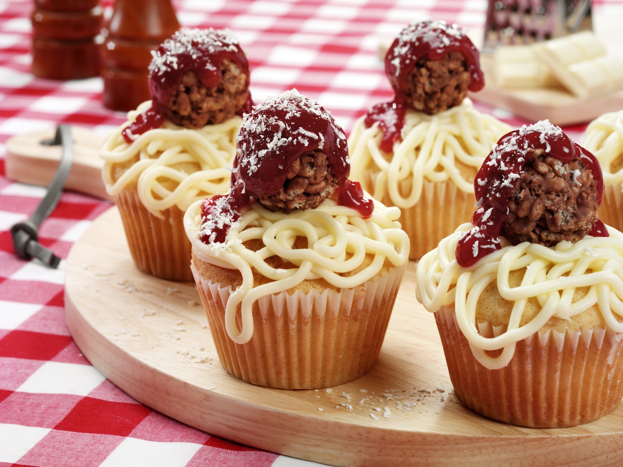 Spaghetti and meatball muffins | MummyPages.uk